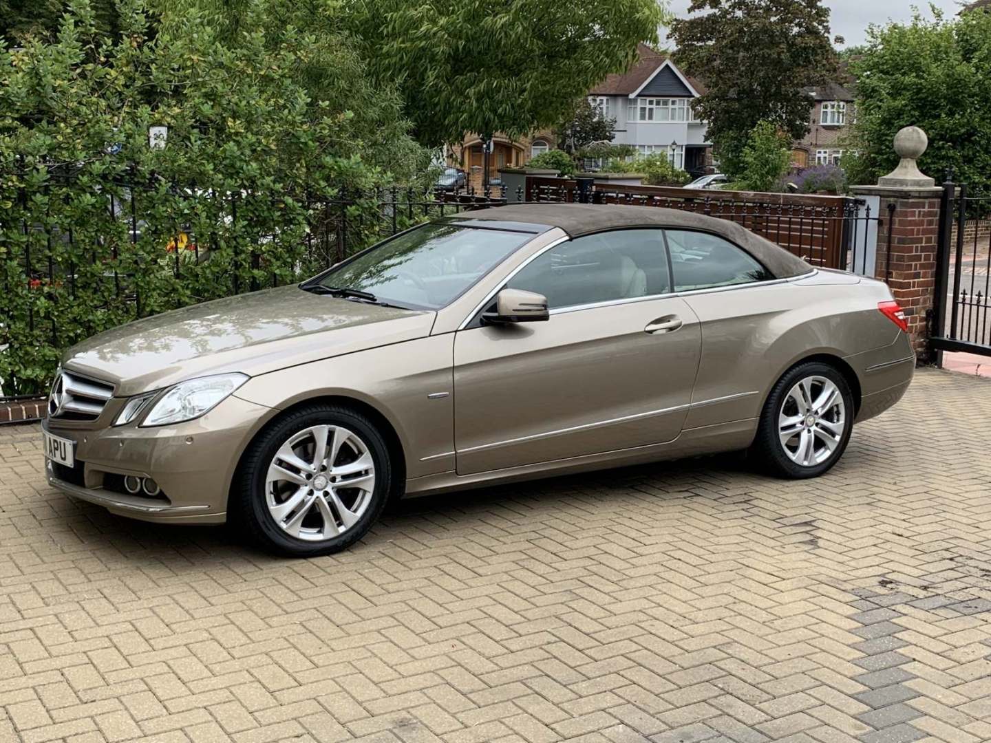 SOLD – MERCEDES E200 SE CGI CONVERTIBLE 2011(11) PETROL - Classic cars ...