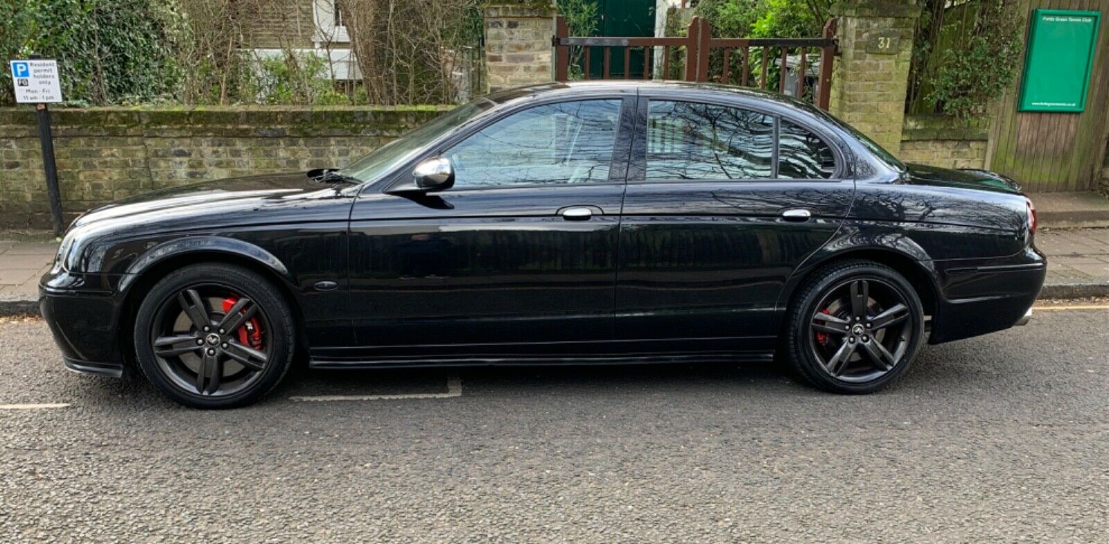 JAGUAR S TYPE ‘R’ 4.2 V8 2006 95000 MILES. ‘Midnight’ Black/ Black ...