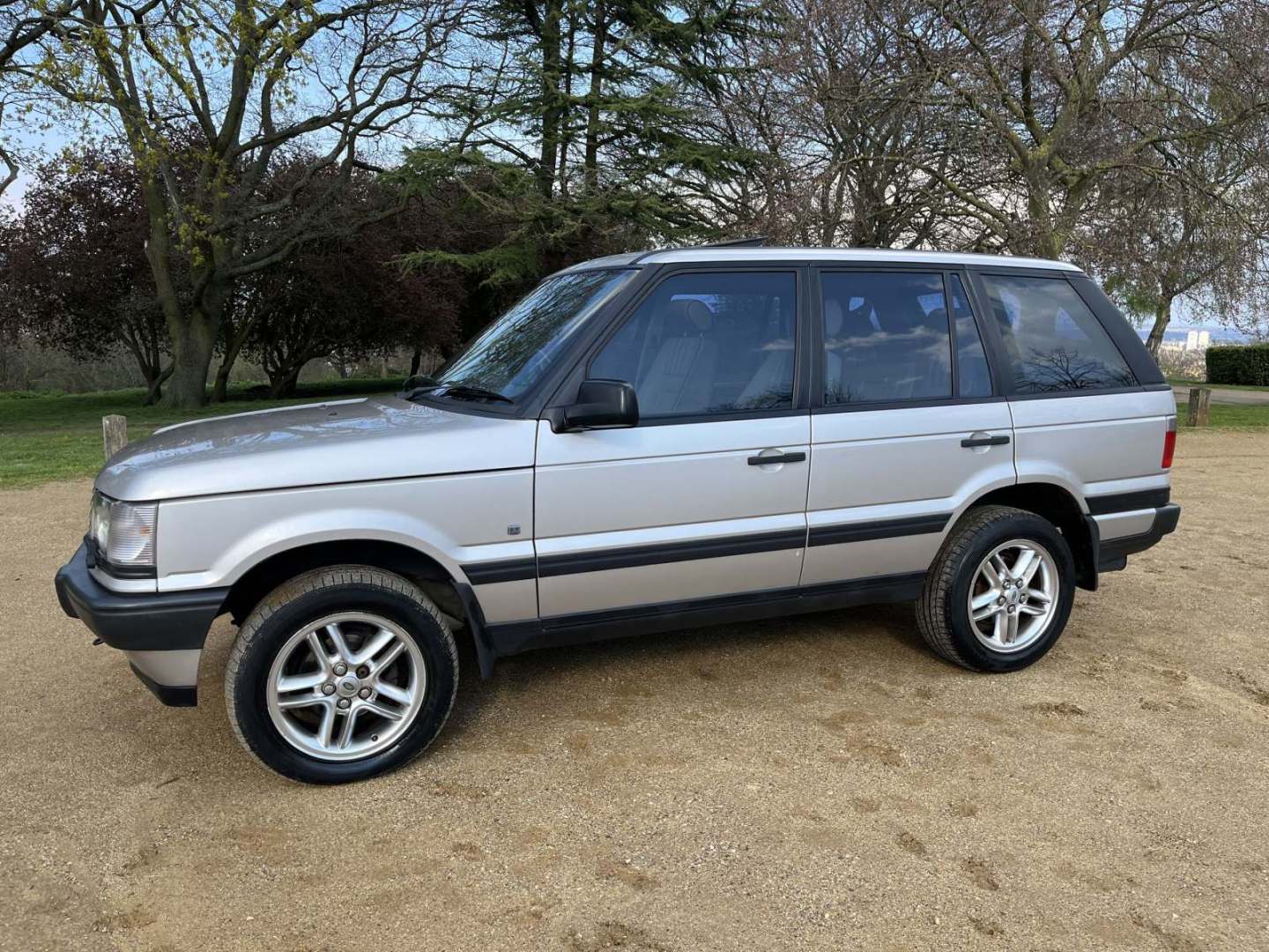 Superby Original P38 Range Rover Vogue - Classic cars for sale by ...